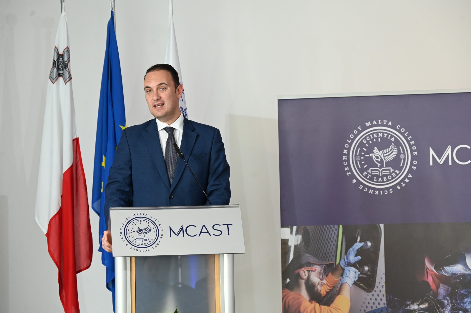 MCAST presents Award in Communications to Malta Police Force members ...